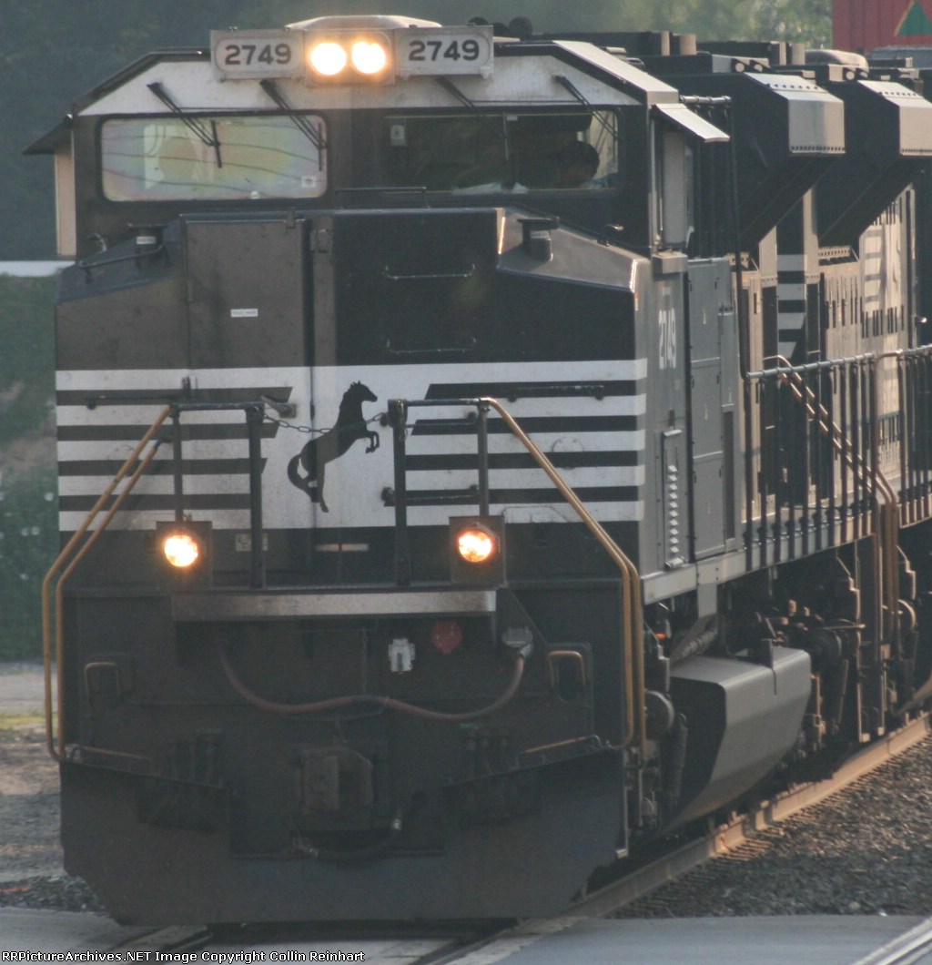 SD70M-2 2749